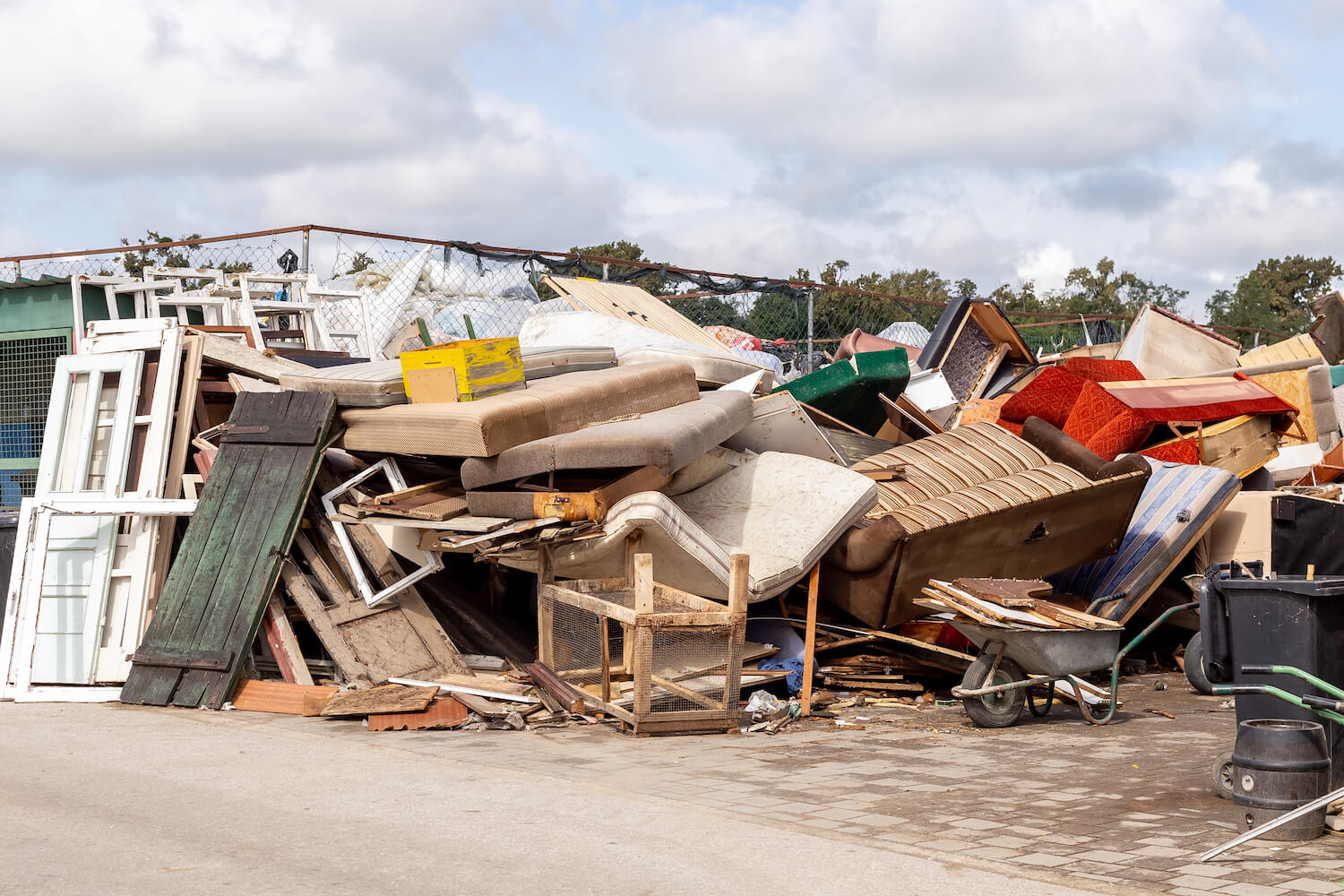 Furniture Waste Stats & Facts Australia (2024) - All Gone Rubbish